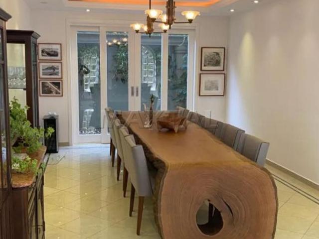 Casa disponível para venda ou locação de 435 m², com 03 suítes e 07 banheiros, em Alto de Pinheiros