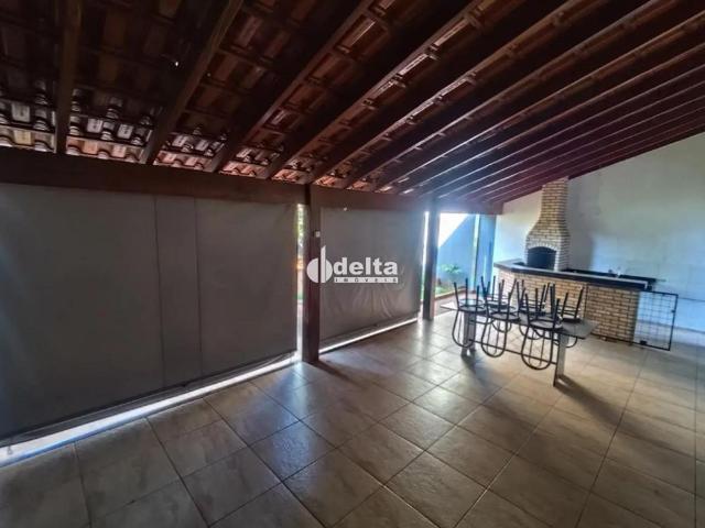 Casa Disponível Para Locação Com 2 Quartos Sendo 1 Suíte No Bairro Jardim Patrícia Em Uberlândia Mg