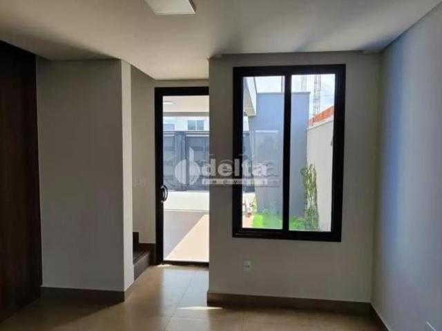 Casa disponível para locação e venda no bairro Aclimação em Uberlândia MG