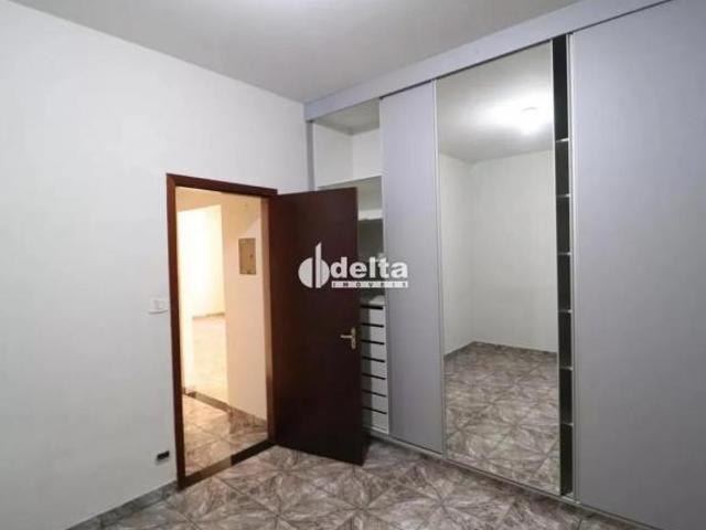 Casa disponível para locação e venda no bairro Bom Jesus em Uberlândia MG