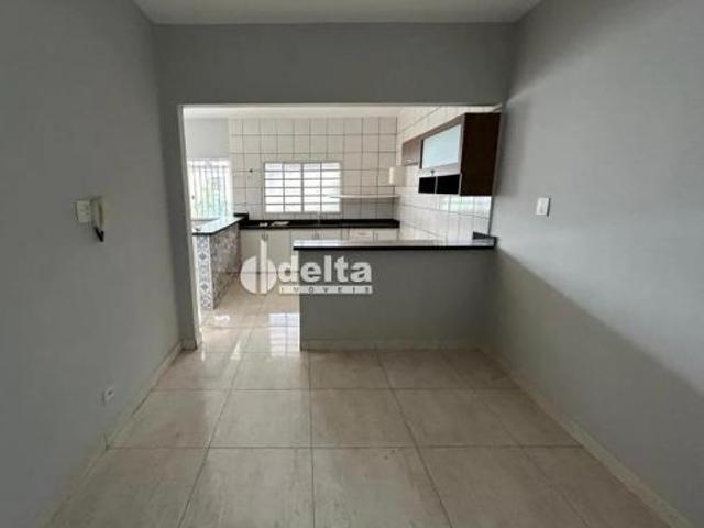 Casa disponível para locação e venda no bairro Brasil em Uberlândia MG