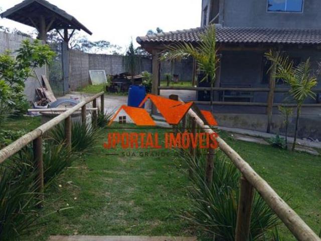 CASA DOIS ANDARES
