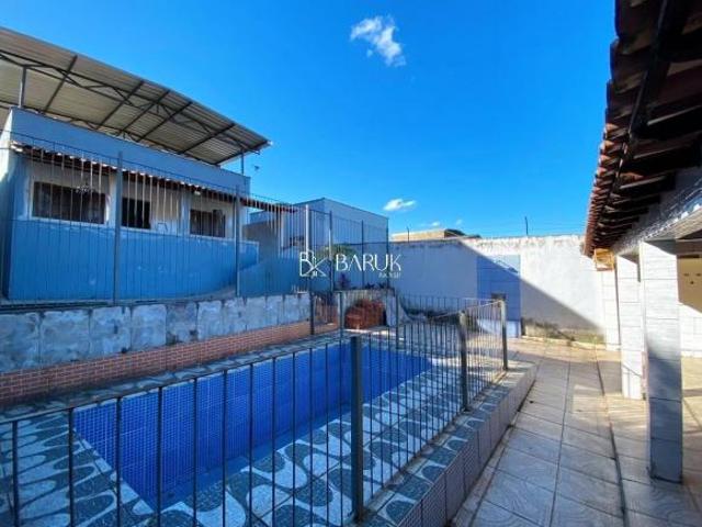 Casa dos seus sonhos à venda em Juiz de Fora MG, bairro Benfica: 2 quartos, 1 suíte, 1 sala, 3 ban
