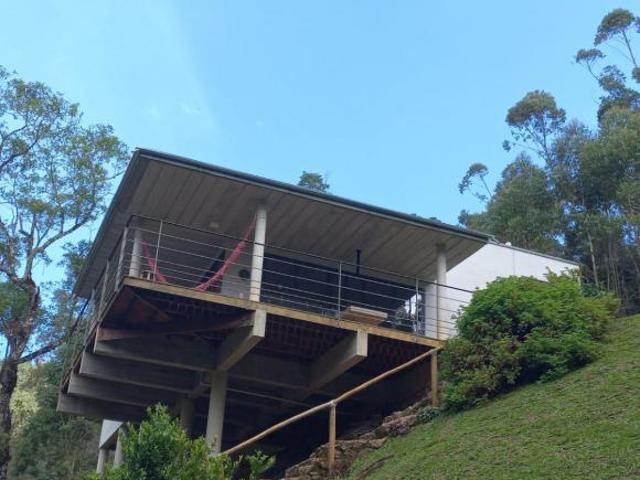 Casa dos Sonhos: Charme e Conforto em meio a Mata e Belíssimo Rio
