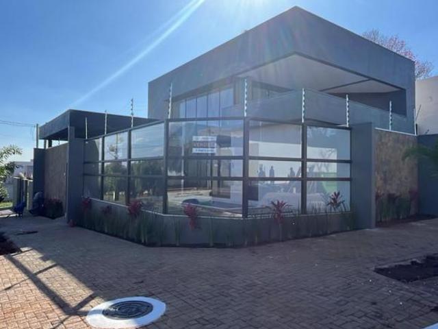 Casa dos Sonhos à Venda no Jardim Munique 3 Suítes, Piscina e Churrasqueira