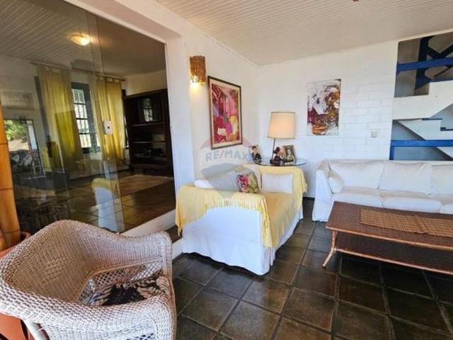 Casa dos Sonhos em Ilhabela: Sofisticação à Venda