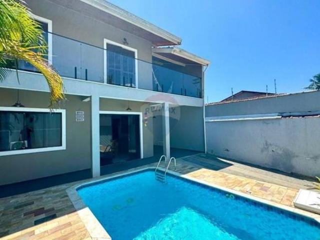 Casa dos Sonhos em Peruíbe: 5 Suítes c/ Piscina