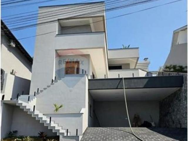 Casa dos Sonhos: Luxo e Conforto no Jardim Imperial