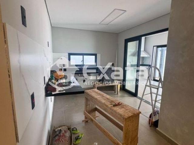 Casa dos Sonhos no Condominio Villagio Di Capri: Luxo, Conforto e Lazer!