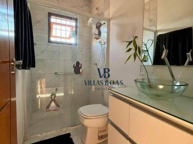 Casa excelente com 3 dormitórios uma suite, ar condicionado,aquecimento solar e localizada em uma á