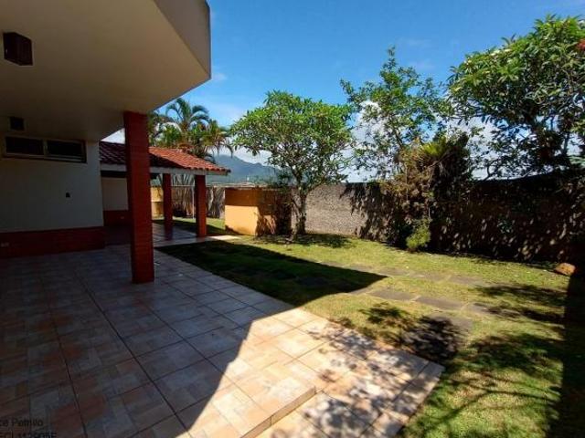 Casa excelente com 425 m², ideal para clínicas, próxima ao Centro de Peruíbe