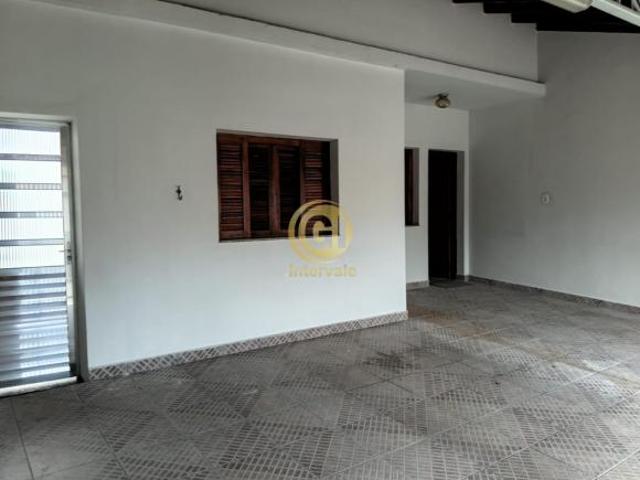 Casa excelente com ambientes amplos e bem distribuídos!