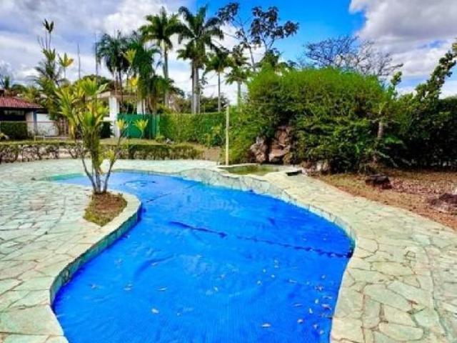 Casa Excelente, Dentro de Condomínio, 5 Quartos, Lazer Completo na Quadra 20 do Park Way