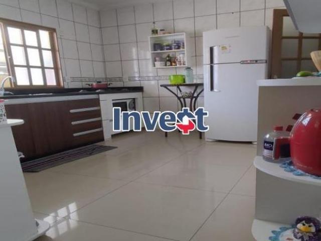 Casa Excelente, Dentro de Condomínio, 3 Quartos, Suíte com Closet, Churrasqueira, Lote de 402m² na R