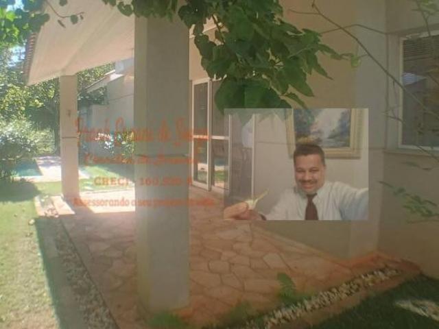 Casa excelente, em condomínio fechado com apenas 9 lotes, em Cotia !