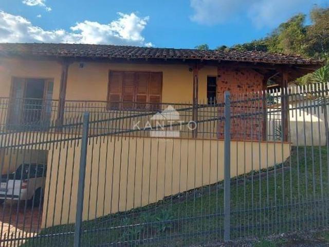 Casa Excelente linear com 04 quartos suíte quintal e área gourmet com churrasque