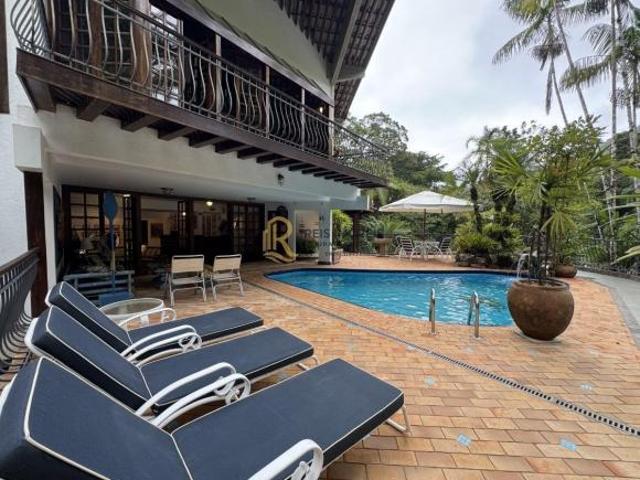 Casa exclusiva 4 Suites à venda no Condomínio Domingas Dias