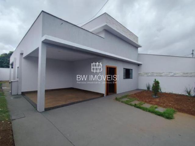 Casa exclusiva, 3 Q 1 suíte, 209 m² área construída, 360 m² terreno, Pq Santa Rita, sozinha no lote