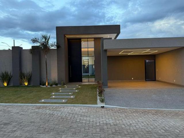 CASA EXCLUSIVA 3 SUITES NA RUA CHIARA – ALTO PADRÃO