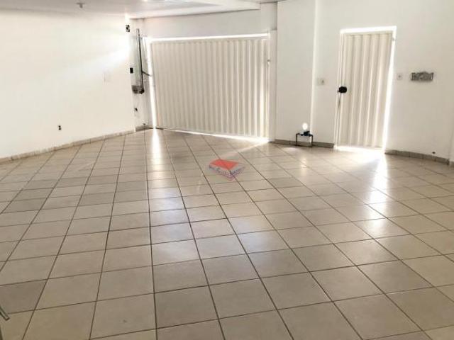 Casa exclusiva à venda no Cruzeirinho, Timóteo – 4 quartos, frente, com renda de aluguel e financiam