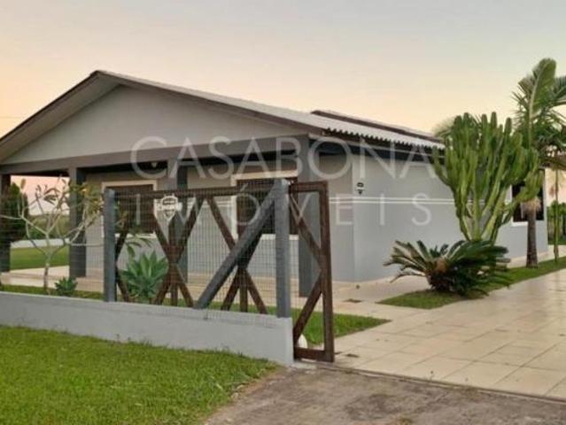 Casa exclusiva a 20 metros do mar no Jardim Raiante