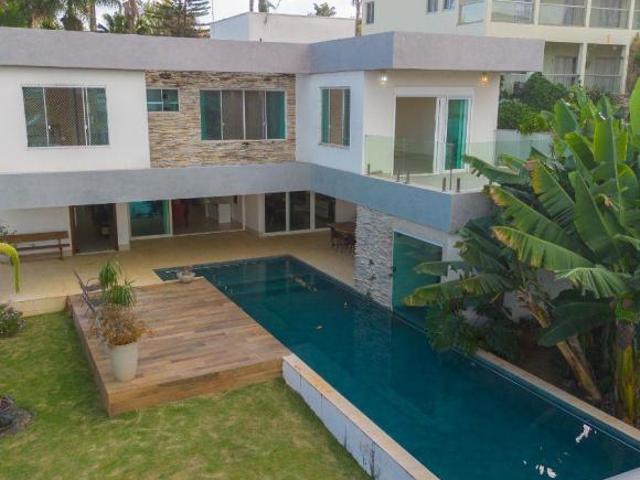 Casa Exclusiva com 4 Suítes e Vista Livre no Ville de Montagne – Jardim Botânico
