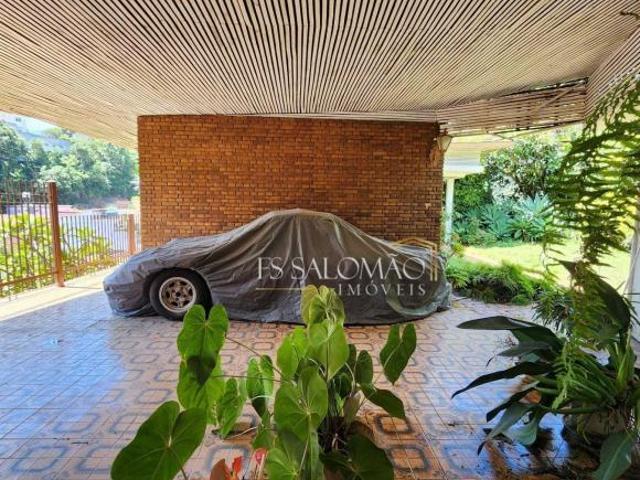CASA EXCLUSIVA COM ARQUITETURA SOFISTICADA NO ALTO DA LAPA!
