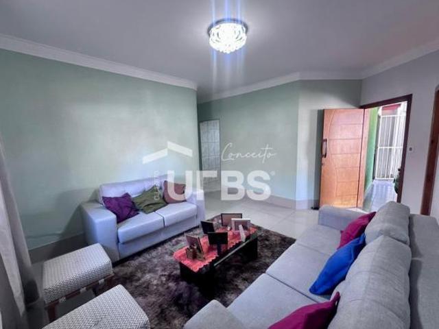 Casa Exclusiva de 4 Quartos no Jardim Ana Lúcia