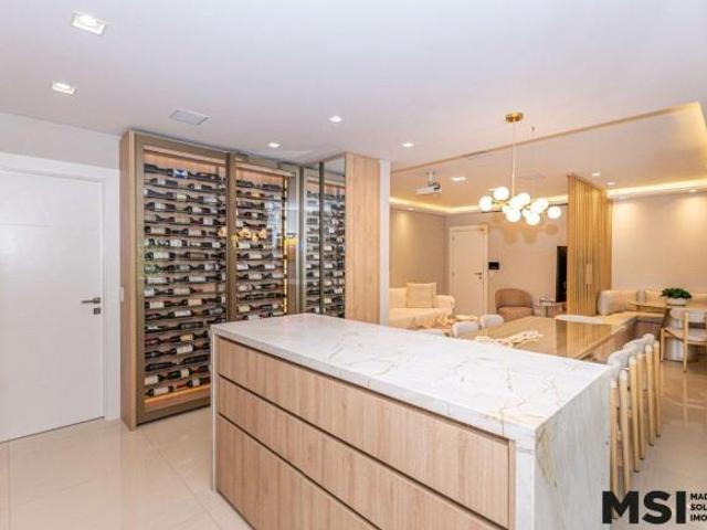 Casa Exclusiva em Condomínio no São Braz | 4 Suítes | Piscina Aquecida | 6 Vagas