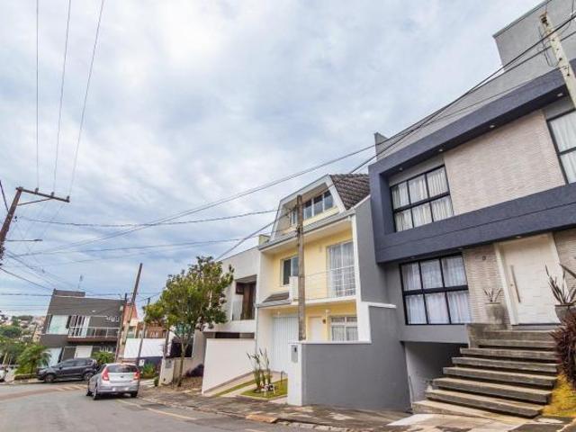 Casa Exclusiva em Condomínio Fechado no Abranches Curitiba