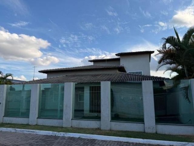 Casa Exclusiva na Ponte Alta Norte | 3 Suítes, Closet e Área de Lazer Completa