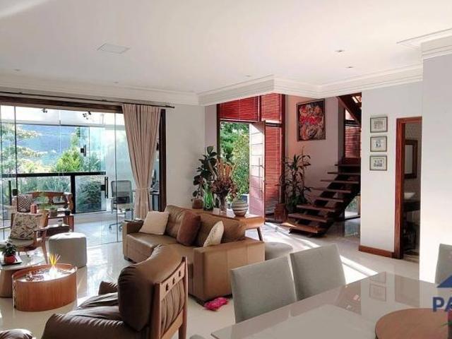 Casa Exclusiva no Vila Rica: Conforto Superior e Vista Privilegiada!
