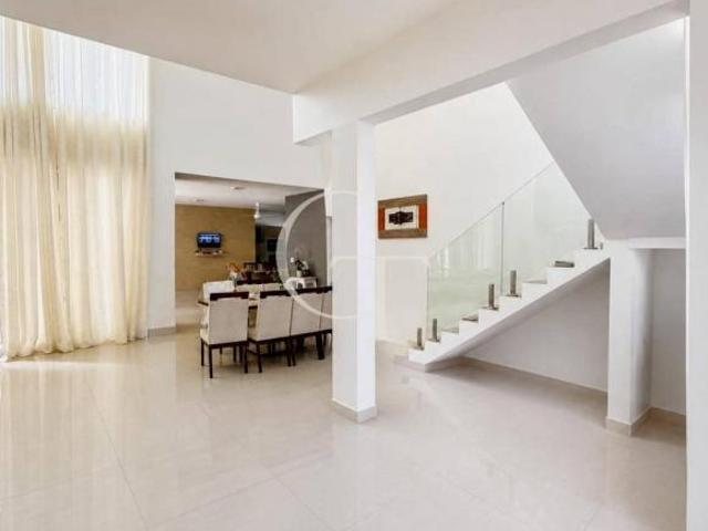 Casa Exclusiva no Condomínio Chácaras Flórida em Itu | 3 Suítes, Energia Solar, Poço Artesiano e Ter