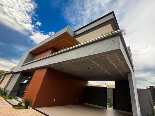 Casa exclusiva no Park Way, condomínio fechado, 330m2