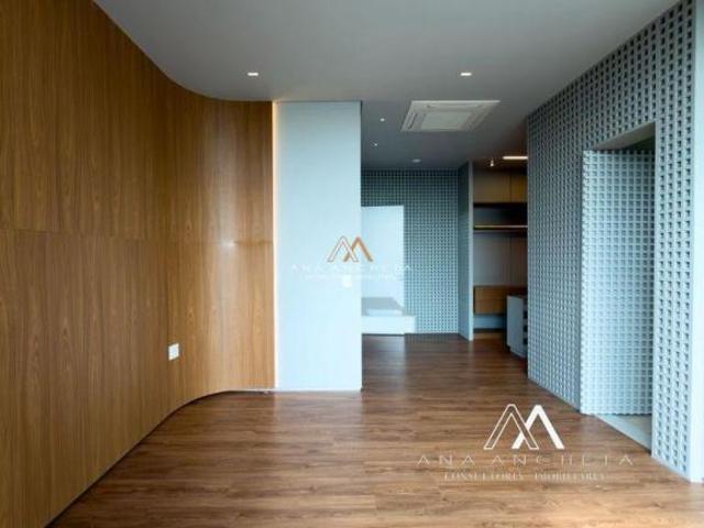 Casa exuberante à venda no Quinta do Golfe Residencial, 4 dormitórios completos