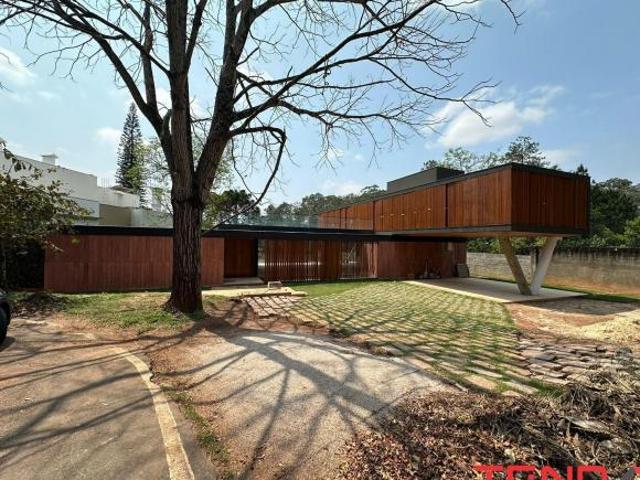 CASA EXUBERANTE PARA VENDA!