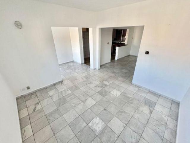 Casa e 2 quartos à venda em Jardim Bonfiglioli