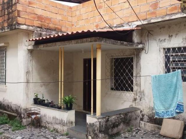 Casa e Barracão entrada independente com 360m²