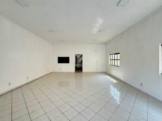 Casa e galpão comercial à venda em Valinhos SP
