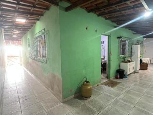 CASA E LOJA EM PONTO COMERCIAL NO VENEZA
