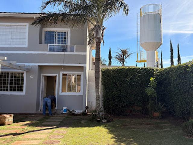 Casa e Sobrado em Condomínios para alugar com 1 Suíte + 2 Quartos em Jardim Verônica, Maringá PR