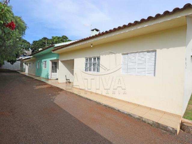 Casa e Sobrado em Condomínios para alugar com 2 Quartos em Jardim Coopagro, Toledo PR