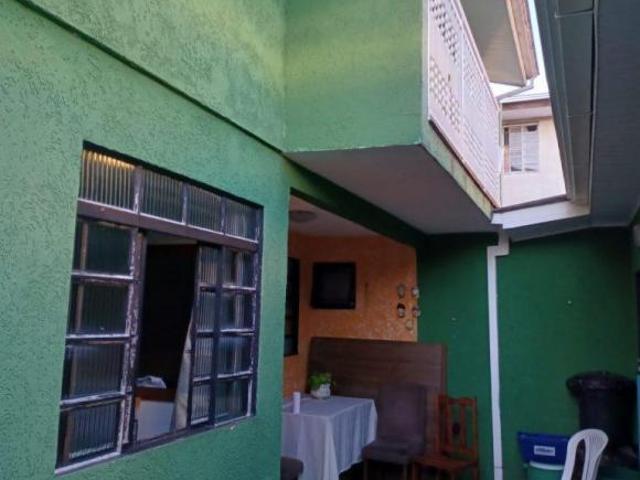 Casa e sobrado no bairro Cajuru