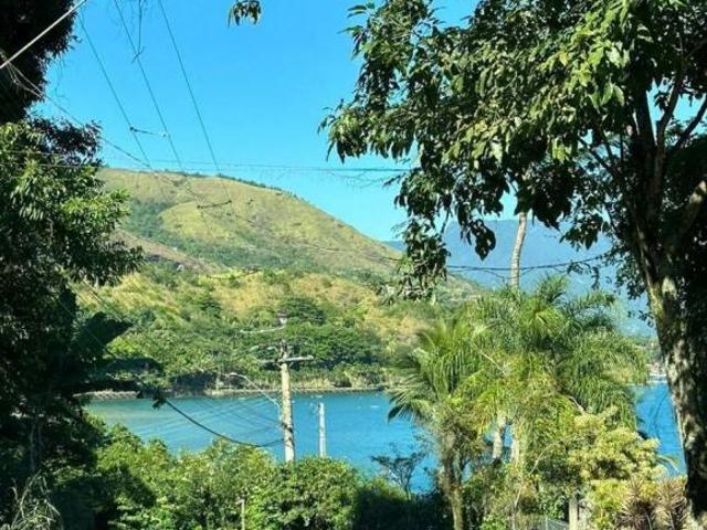 Casa elegante e em design num condomínio em Ilhabela