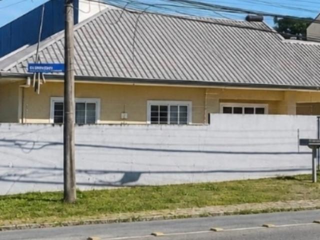 Casa Elegante e Espaçosa no Parolin