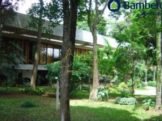 CASA ELEVADA NO BOLSÃO DE INTERLAGOS 4.369 metros de terreno