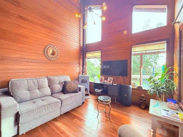 Casa em Madeira de Alto Padrão na Serra Gaúcha
