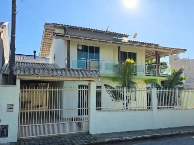 Casa em Meia Praia, Navegantes/SC de 180m² 4 quartos para locação R$ 5.000,00/mes