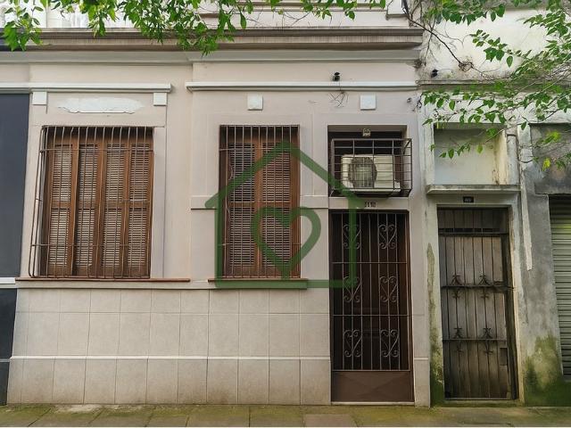 Casa em Menino Deus, Porto Alegre/RS de 0m² 2 quartos à venda por R$ 455.000,00