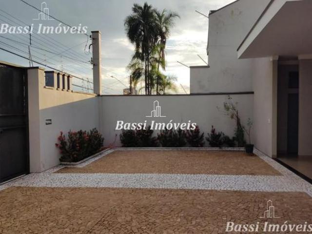 Casa em Mogi Guaçu SP, Chácara do Ouro: 3 quartos, 2 suítes, 2 salas, 2 banheiros, 4 vagas, 210m²